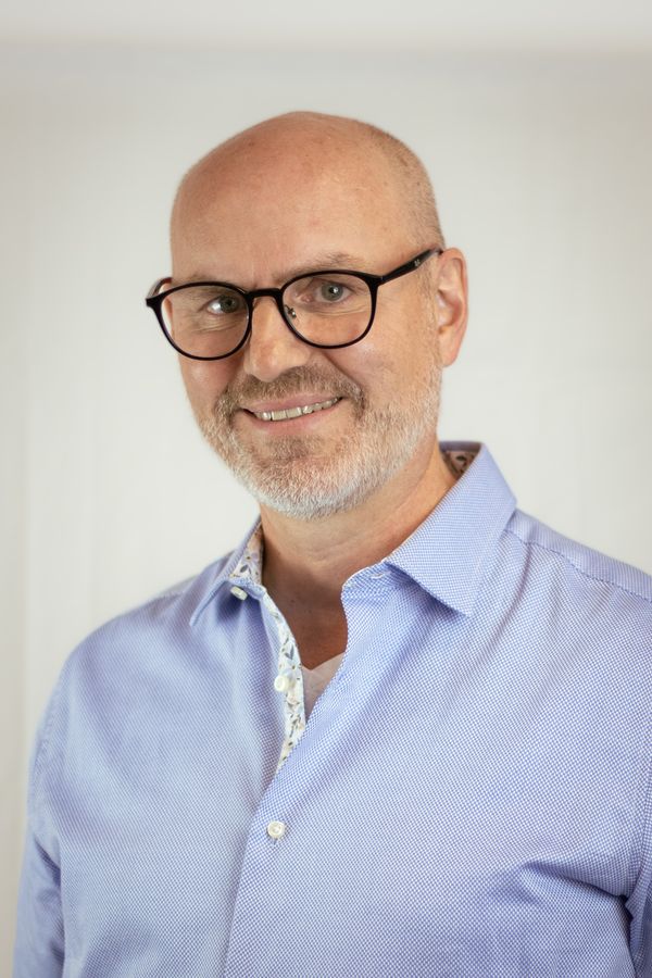 About Us - Avantis Education